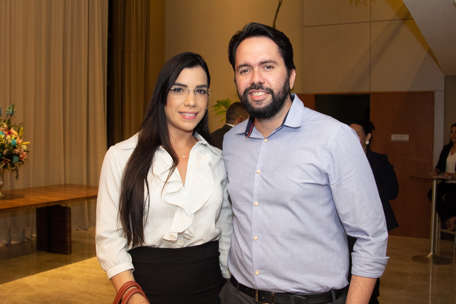 Alessandra Marques E Thiago Taumaturgo