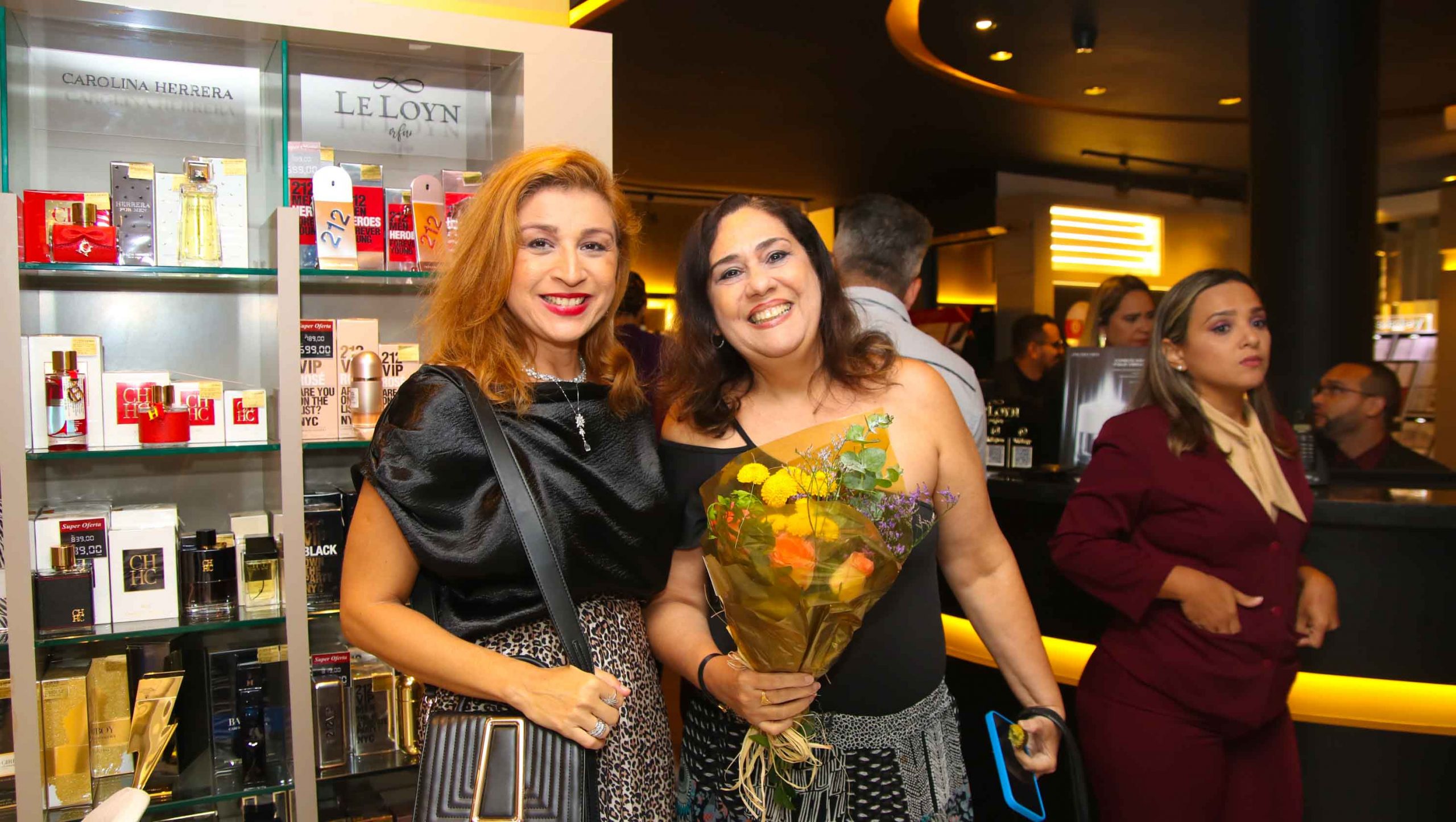 Paulinha Sampaio e Karla Alexandrina comandam coquetel exclusivo da Le ... Paulinha Sampaio e Karla Alexandrina comandam coquetel exclusivo da Le ...